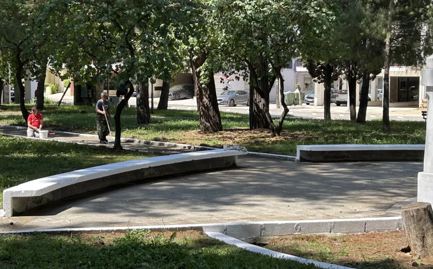 Εργασίες βαφής στο πάρκο Περιφέρειας - ECOThraki